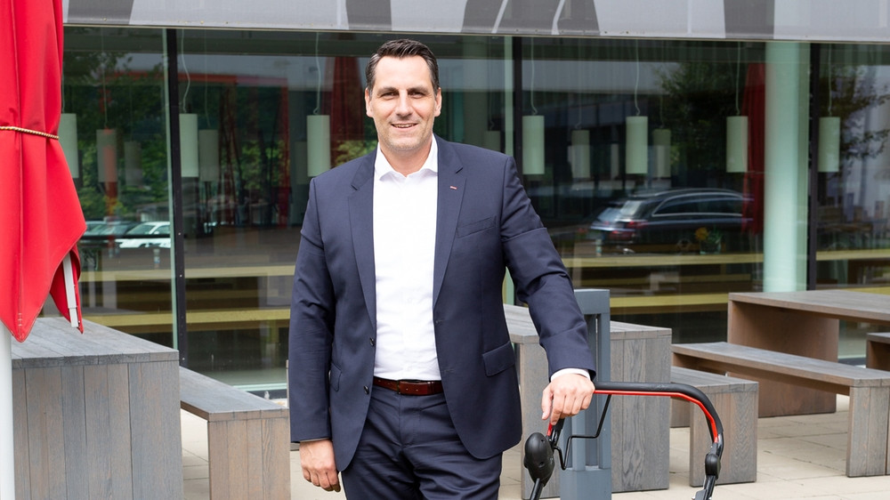 Thomas Hoffmann wechselt in die Ges... - diy online