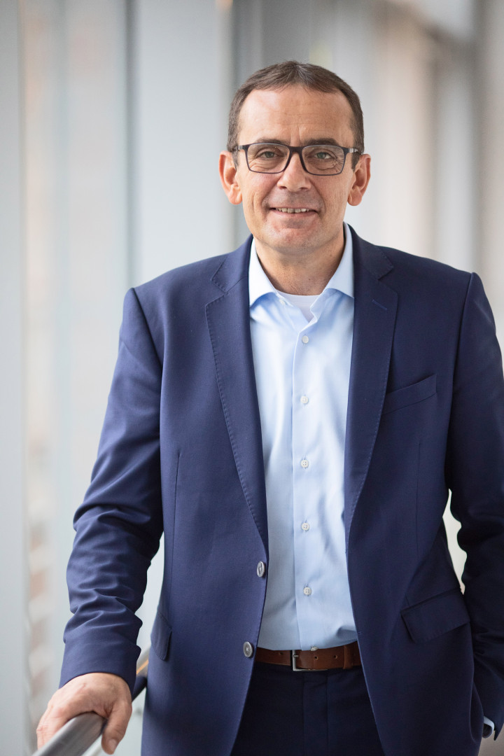 Vorreiter ohne erhobenen Zeigefinge... - diy online