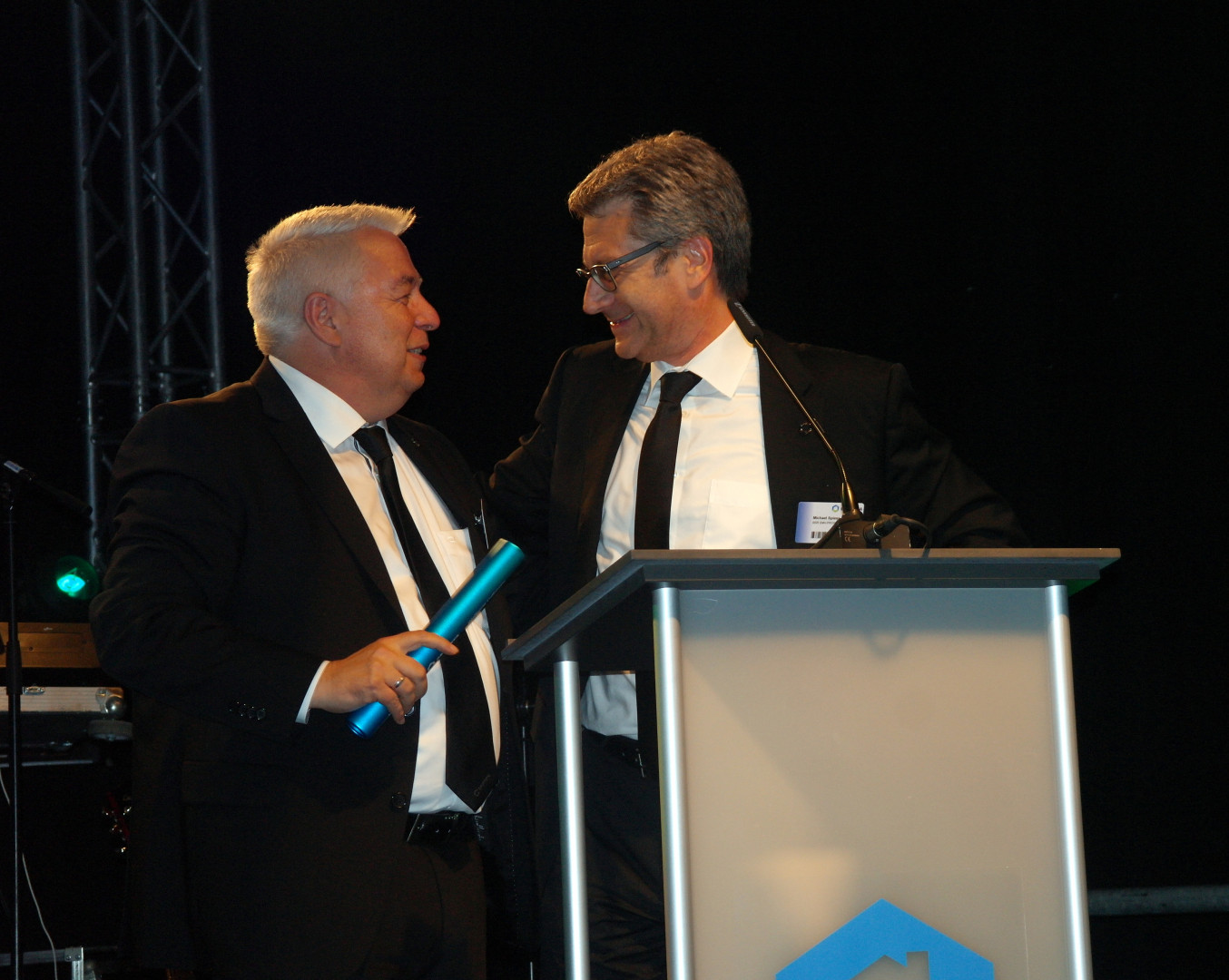 Geschäftsführer Michael Spiess offi... - diy online