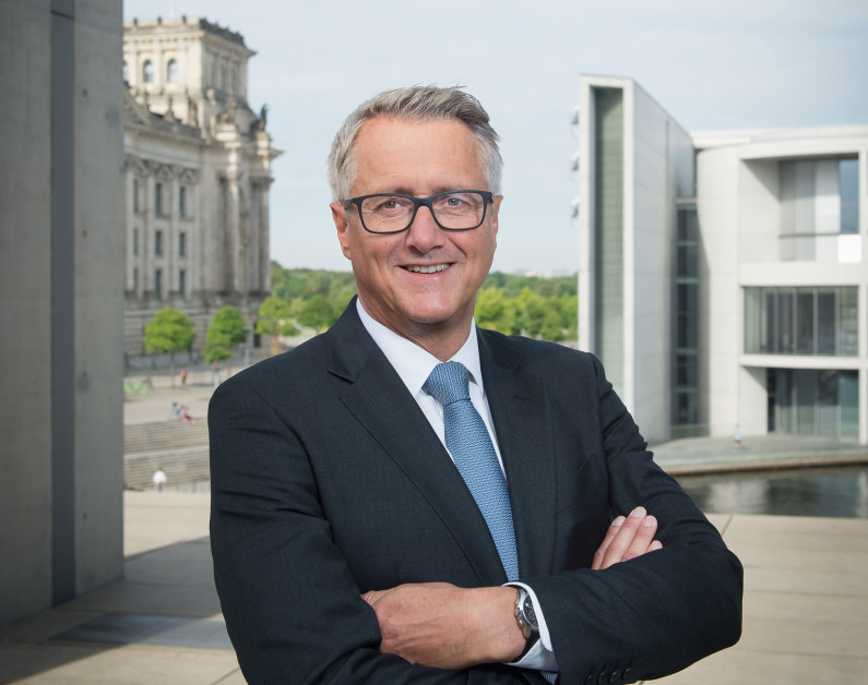 Christoph Dorn übernimmt Vorsitz - diy online